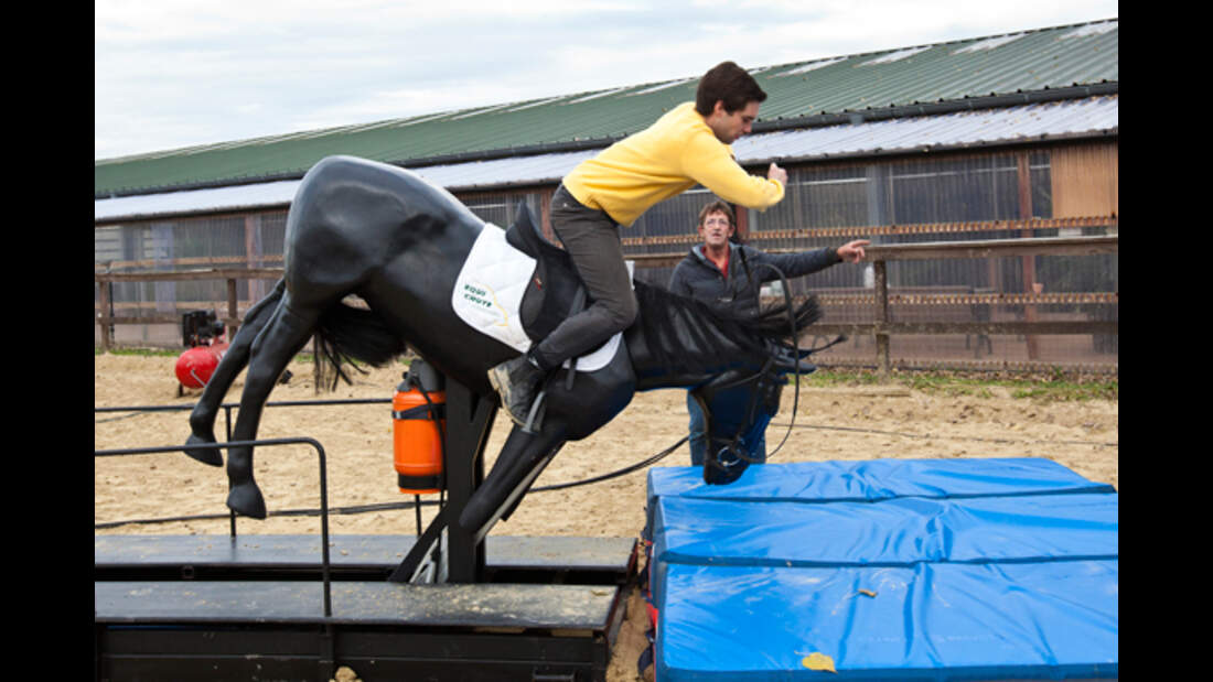 So fallen Reiter sicher vom Pferd | cavallo.de